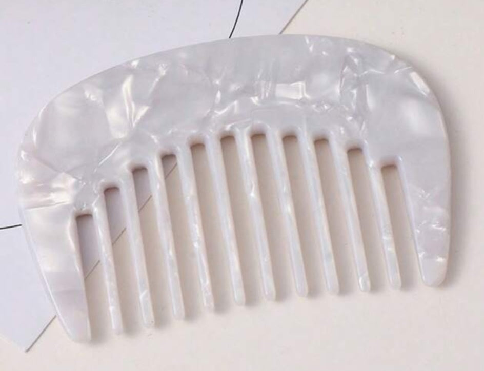 Pearl-Effect Wide Comb – My Little Enchanted